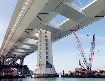 Invincible construction E01 Le Bay Bridge de San Francisco ...