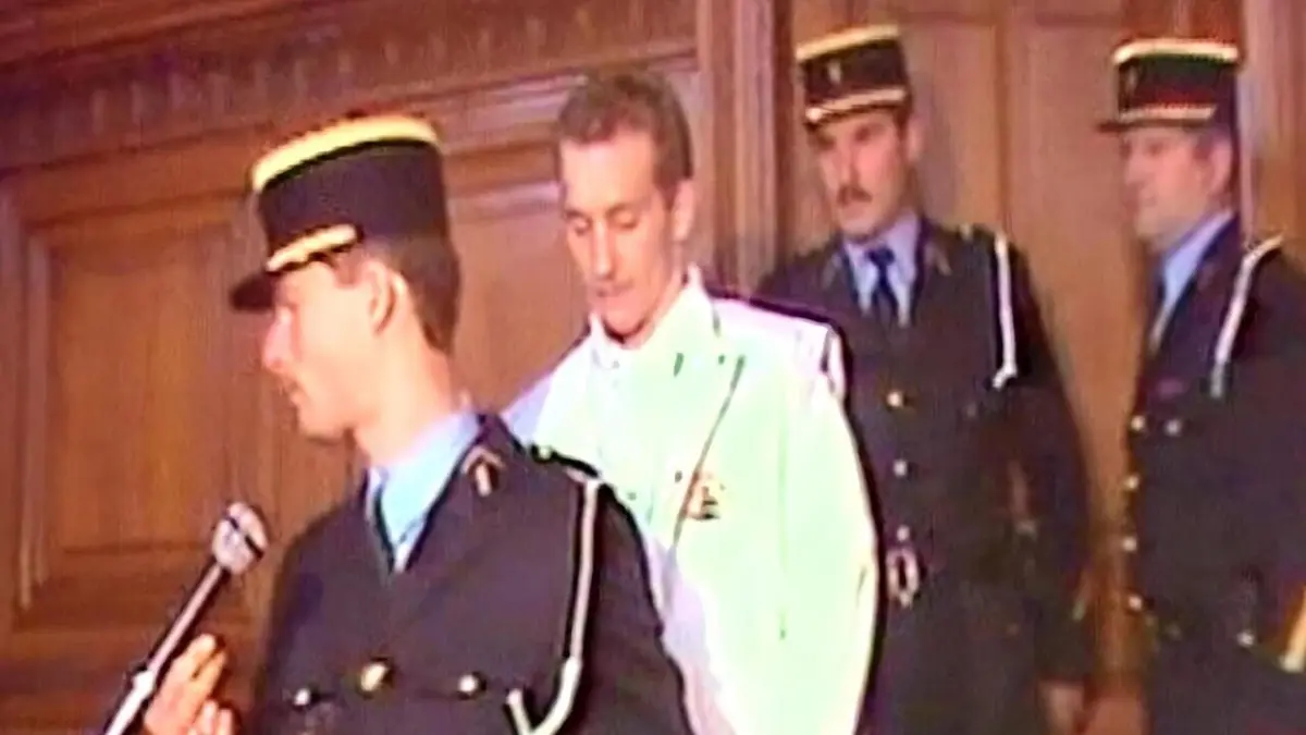 Faites entrer l'accusé La folle cavale de Lionel Cardon : regarder en ...