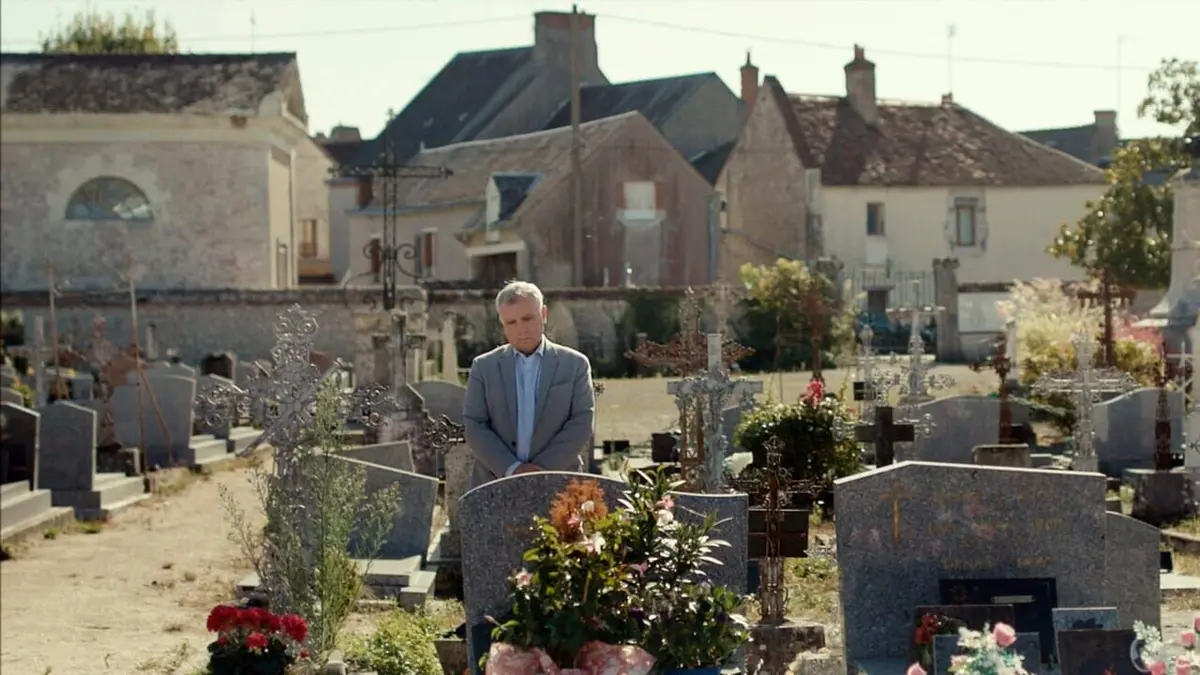 Inass, la petite martyre de l'A10 Nouveaux espoirs (Documentaire ...