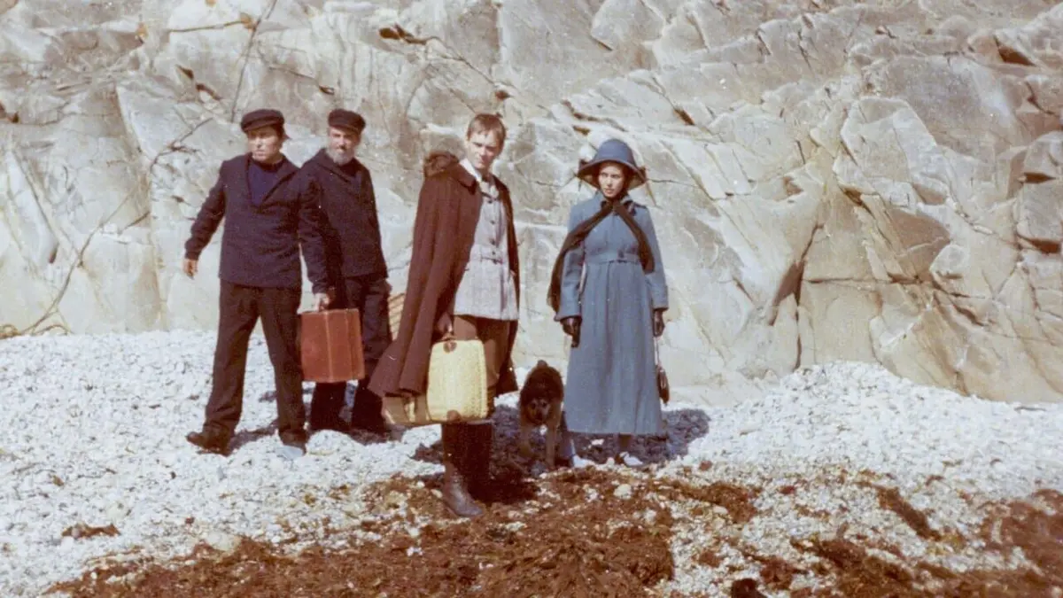 L'île aux trente cercueils S01E02 Retour aux sources (Feuilleton) où ...