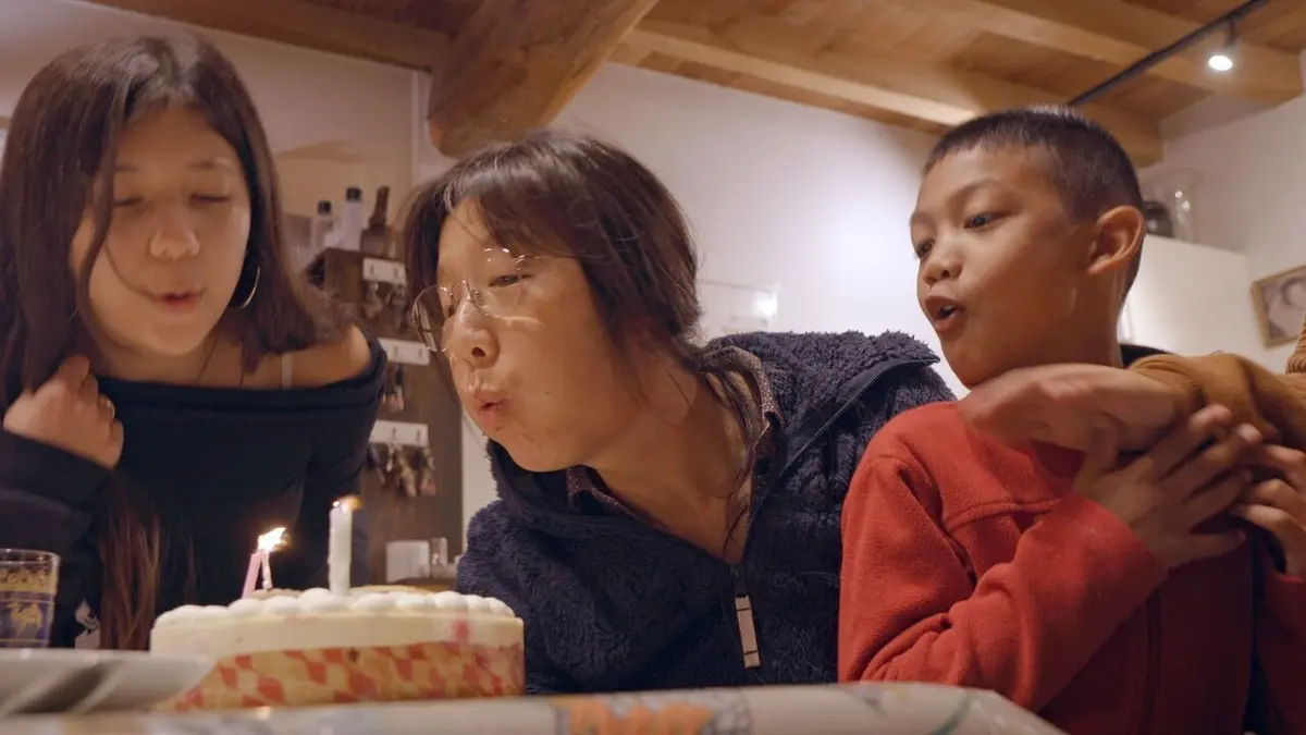 L'oeil et la main Yong-Hee, la famille plus que tout (Documentaire) où ...