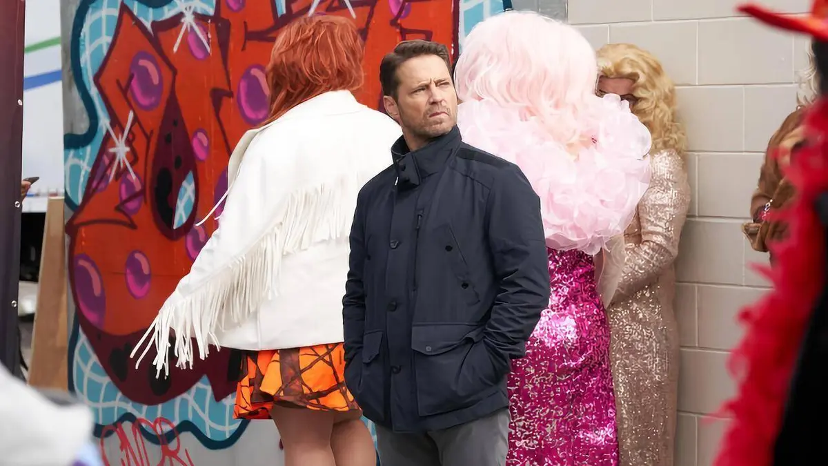 Private Eyes S05E08 Un crime dans la nuit (Série) • Programme TV & Replay