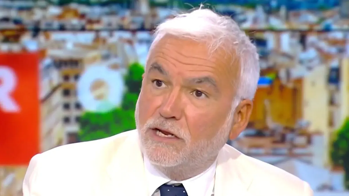 L'heure des Pros 2 replay du 25/08/2025 : “Emmanuel Macron est ...