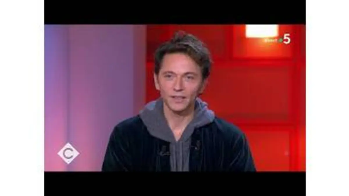C à vous replay du 16/01/2023 : Le premier roman de Raphaël Haroche - C à vous - 16/01/2023