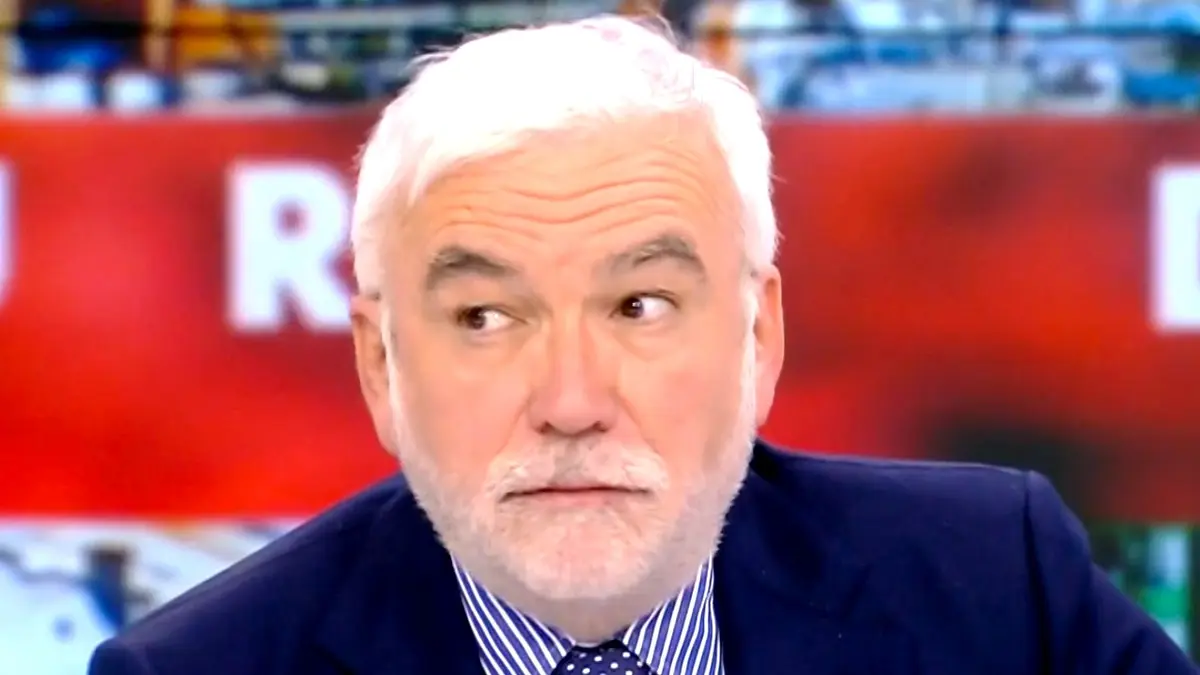 L'heure des Pros 2 replay du 12/06/2026 : "On a mis hors-jeu Nicolas ...