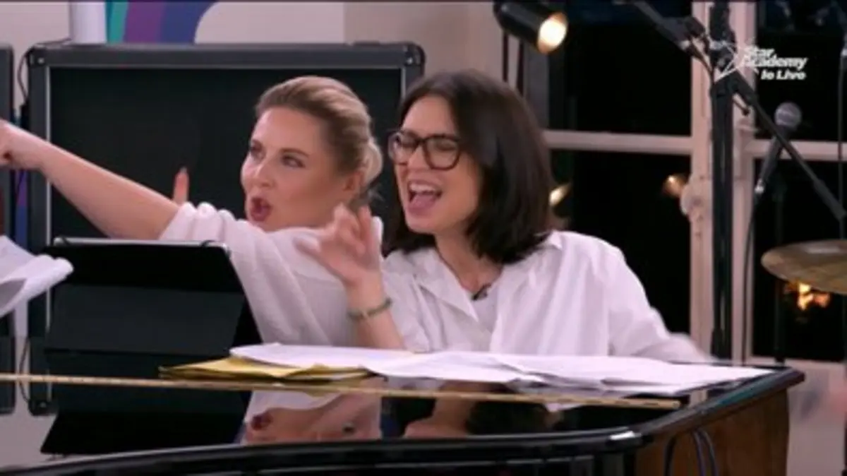 Star Academy replay du 27/12/2023 : Star Academy 2023 - "Donne-moi ton coeur, baby", Marlène Schaff…