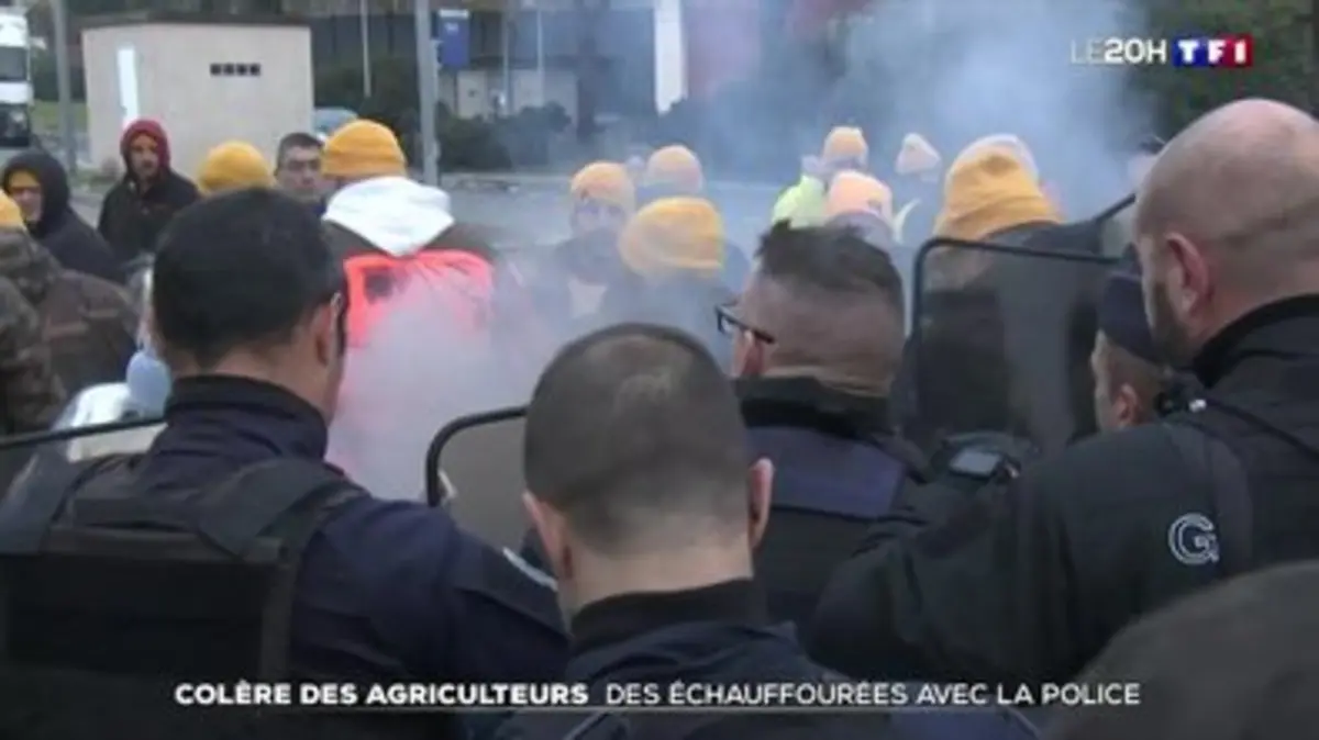 Replay Journal de TF1 du 11/12/2024 : Colère des agriculteurs : des échauffourées avec la police