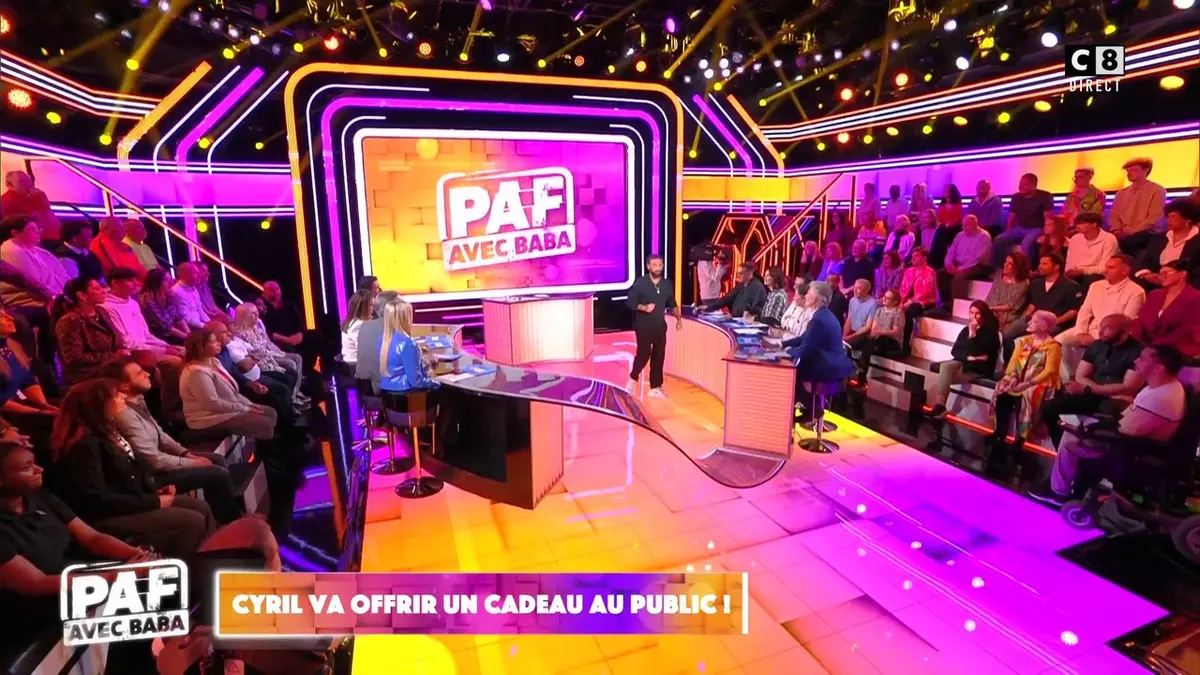 Replay Touche pas à mon poste ! du 02/05/2024 : Cyril va offrir un cadeau au public