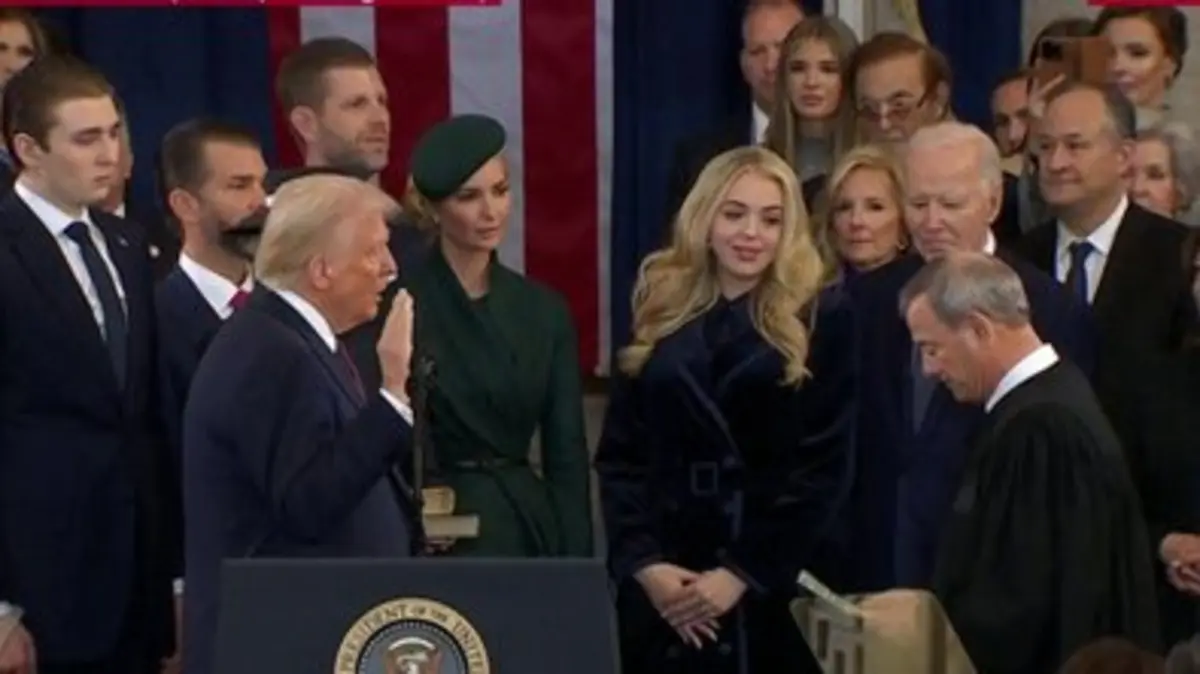 Replay LCI du 20/01/2025 : Donald Trump a prêté serment et est officiellement le 47e Président ...