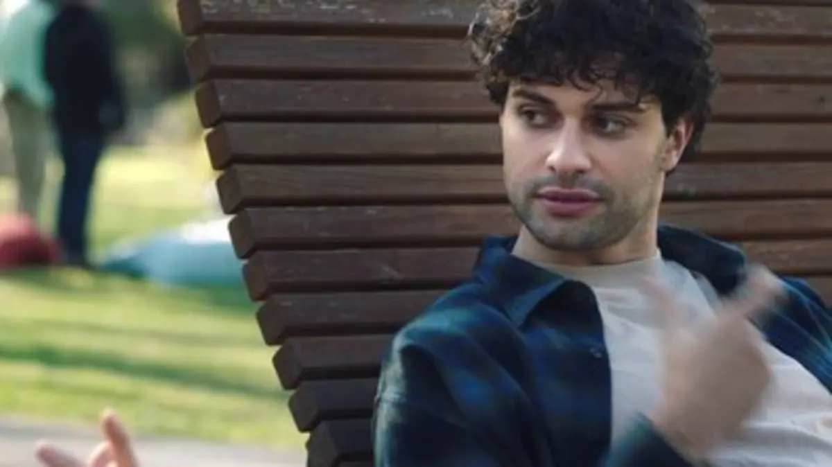 Replay Ici tout commence du 23/04/2024 : ITC - [SPOILER] - Leroy surprend Jasmine et David en ...