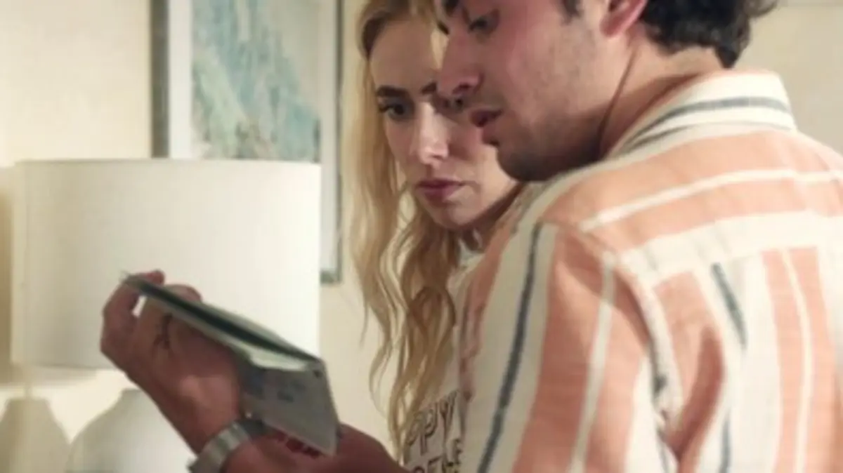 Replay Ici tout commence du 01/09/2024 : ITC - [SPOILER] - Zoé découvre l’impensable sur son père