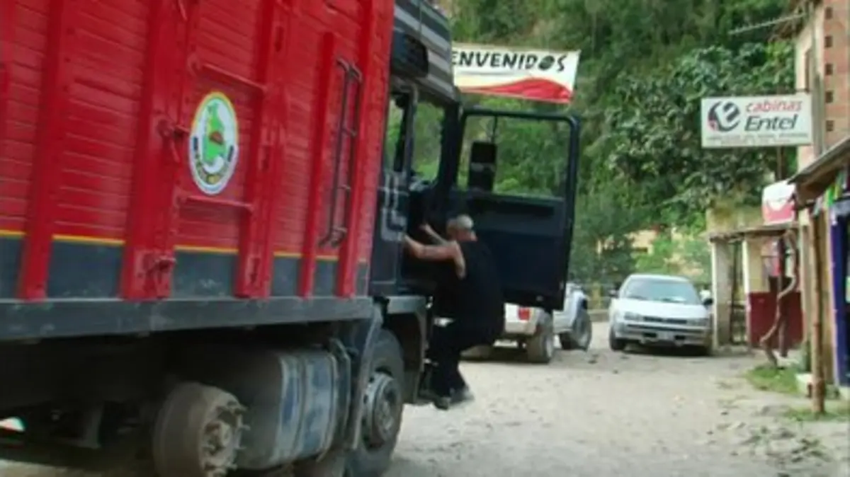 Replay TF1 du 20/12/2024 : Le Convoi de l'extrême : la route de l'Himalaya - S02 E02