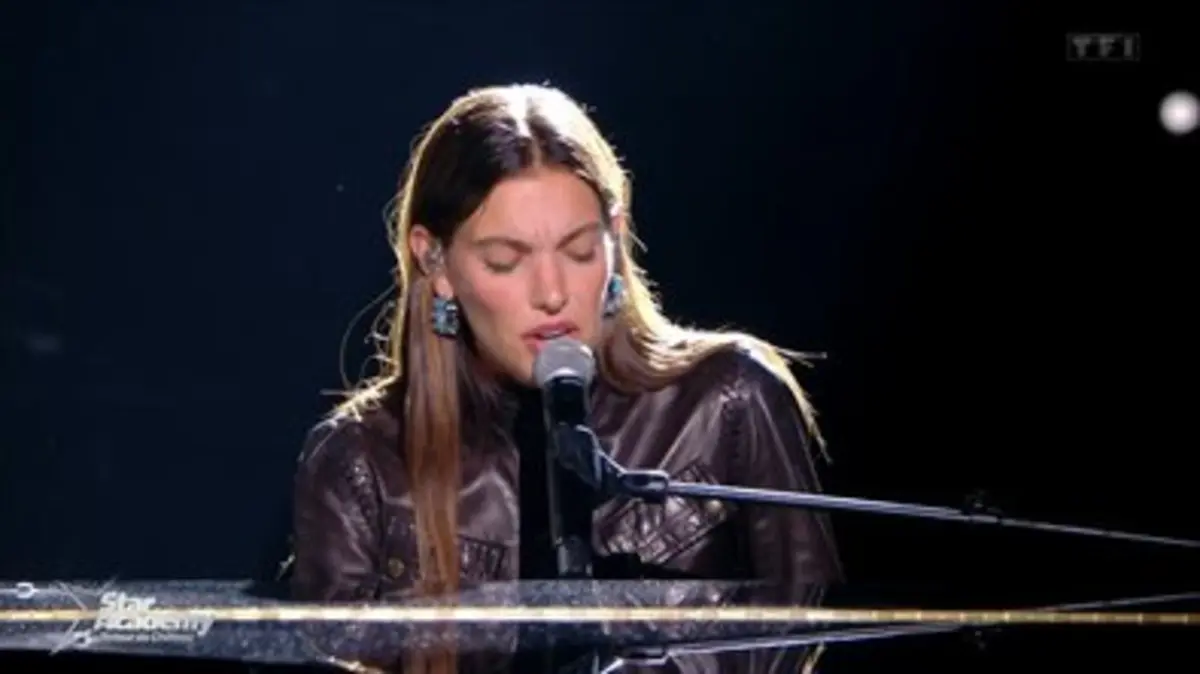 Replay Star Academy du 11/01/2025 : Star Academy 2024 - Charlotte Cardin chante son titre "Next ...