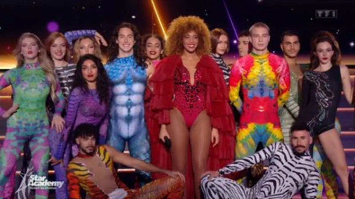 Replay Star Academy du 23/11/2024 : Star Academy 2024 - La troupe du Paradis Latin chante "I ...