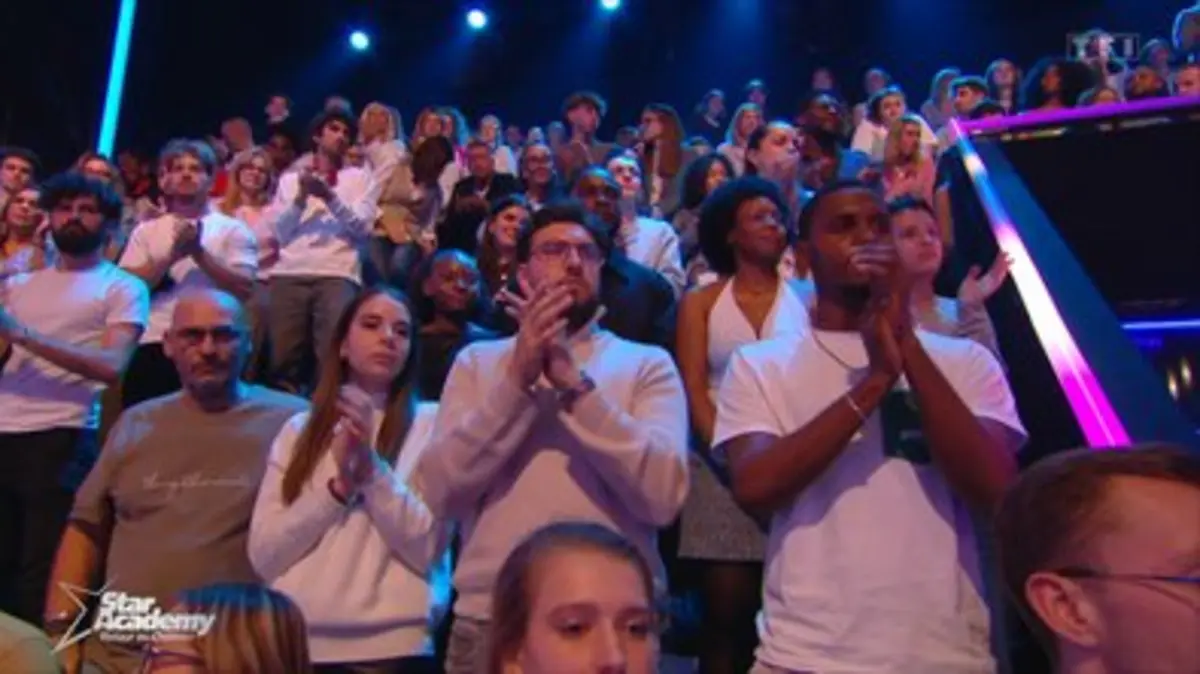Replay Star Academy du 09/11/2024 : Star Academy 2024 - Standing ovation pour le départ de l ...