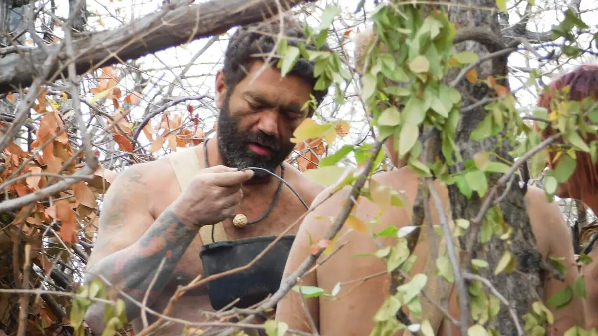 Retour à l'instinct primaire : Restons groupés A vos arbalètes ...