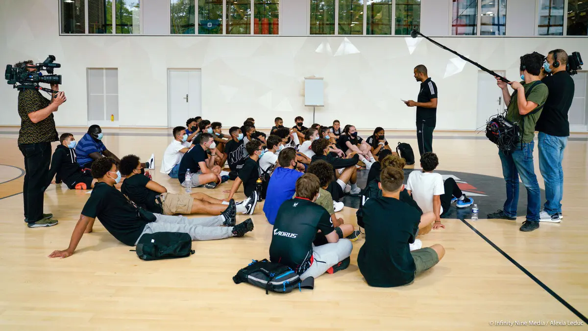 Tony Parker Academy, un an à L'école des champions S01E06 "A nous d ...